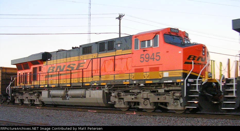 BNSF 5945
